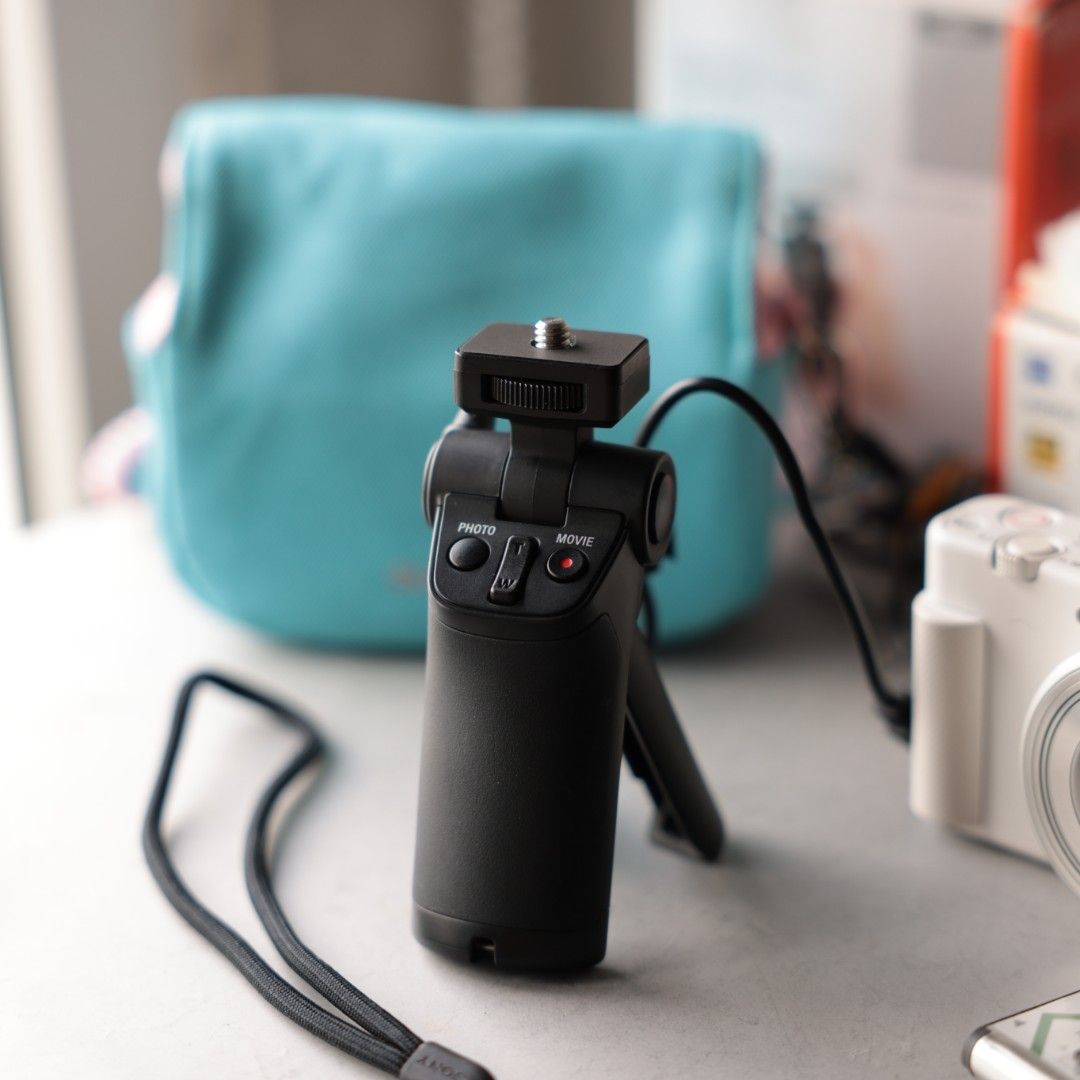 Sony ZV1 Kit, Photography, Cameras on Carousell