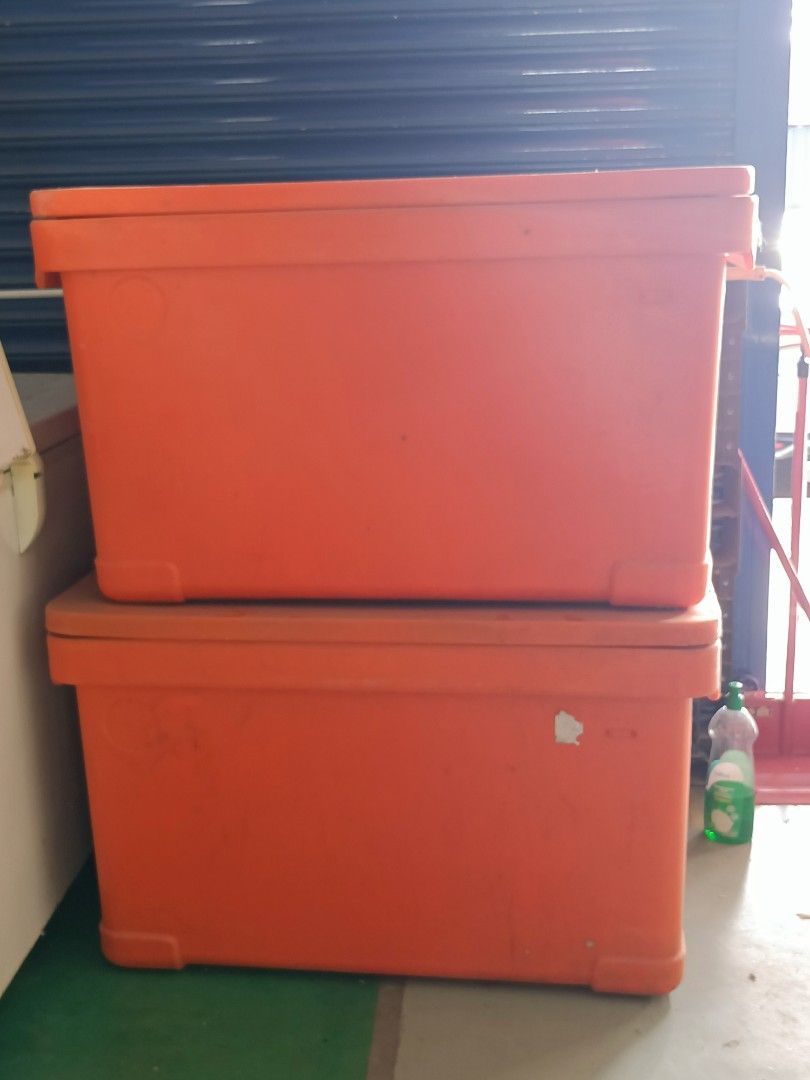 Tong ais besar 200L, Furniture & Home Living, Home Improvement ...