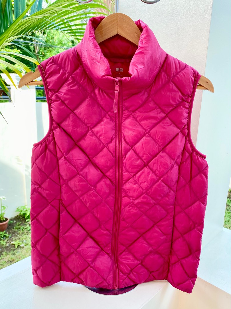 Uniqlo Ultra light Vest, Women's Fashion, Coats, Jackets and Outerwear ...