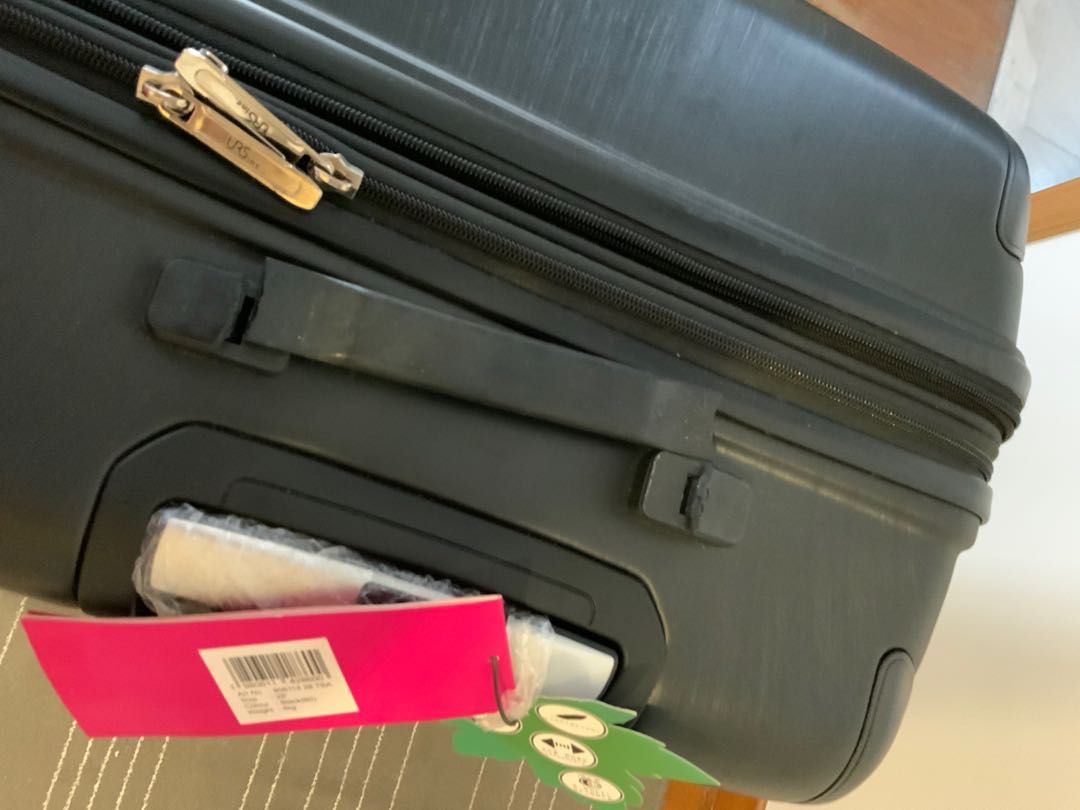 URS inc luggage (expandable), Hobbies & Toys, Travel, Luggage on Carousell