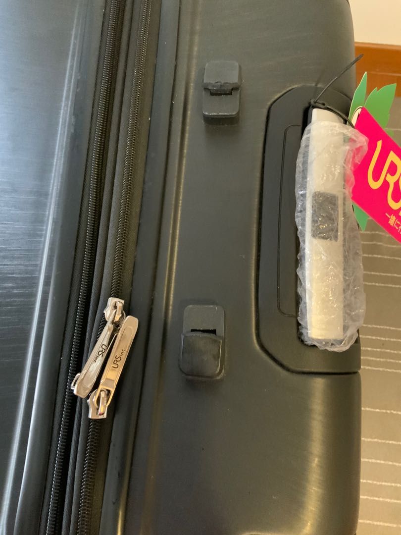 URS inc luggage (expandable), Hobbies & Toys, Travel, Luggage on Carousell