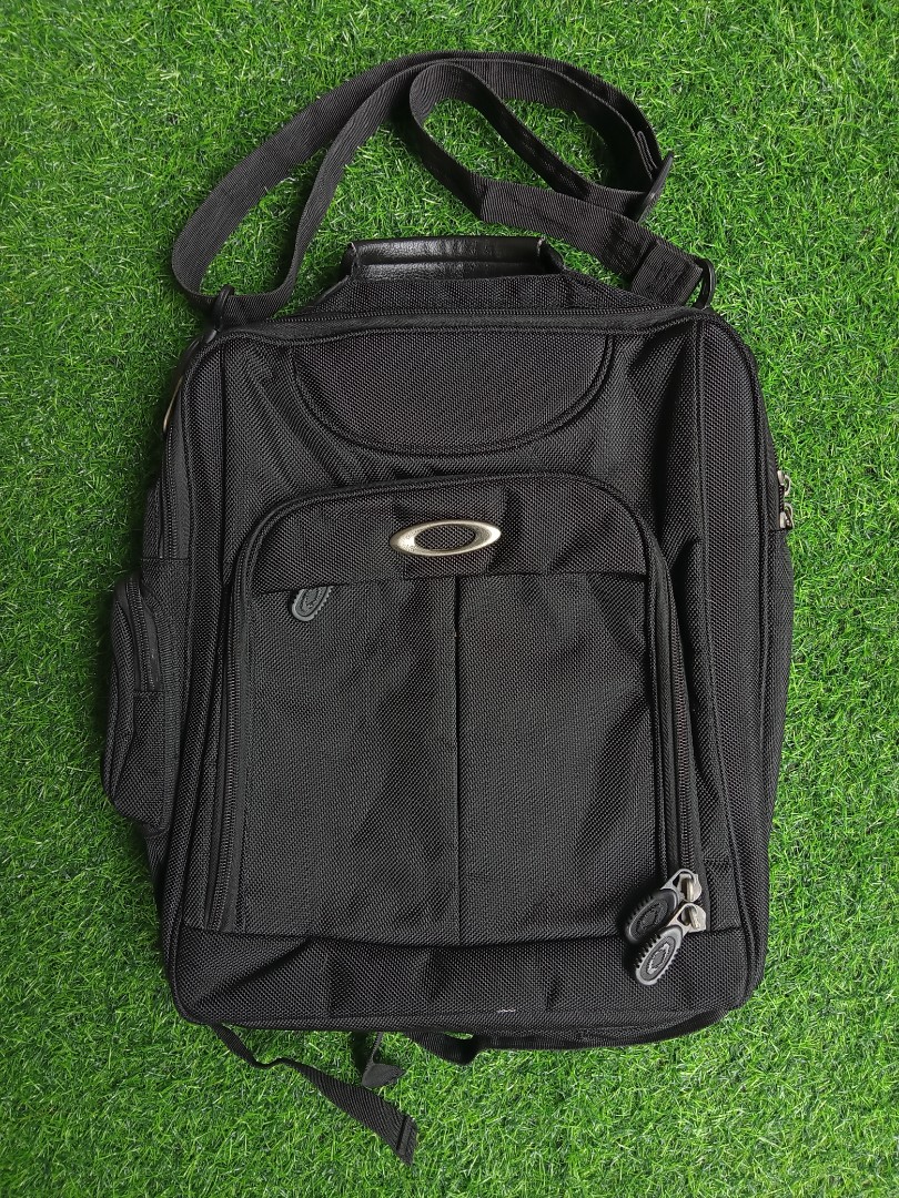 Vintage oakley laptop backpack, Men's Fashion, Bags, Backpacks on Carousell