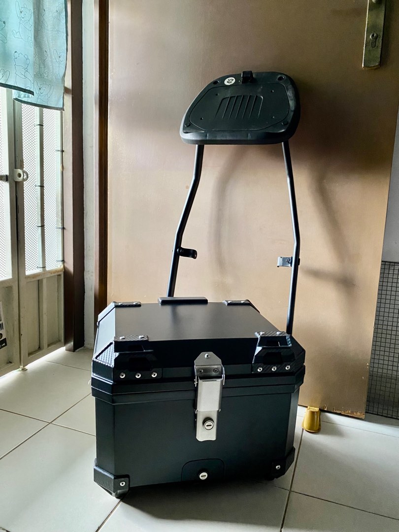 Aerox v1 Rack & Box, Motorcycles, Motorcycle Accessories on Carousell