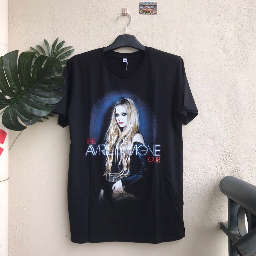 Arvil Lavigne Rare, Men's Fashion, Tops & Sets, Tshirts & Polo Shirts ...