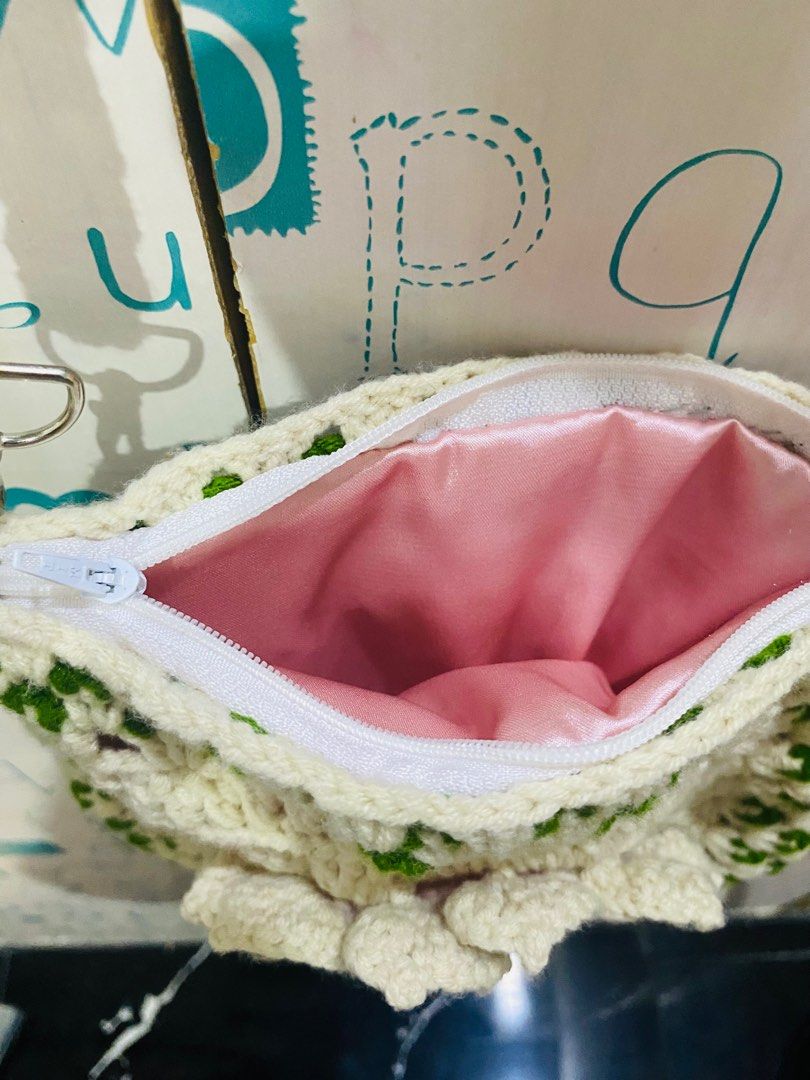 Beautiful 3d flower bag, Women's Fashion, Bags & Wallets, Shoulder Bags ...