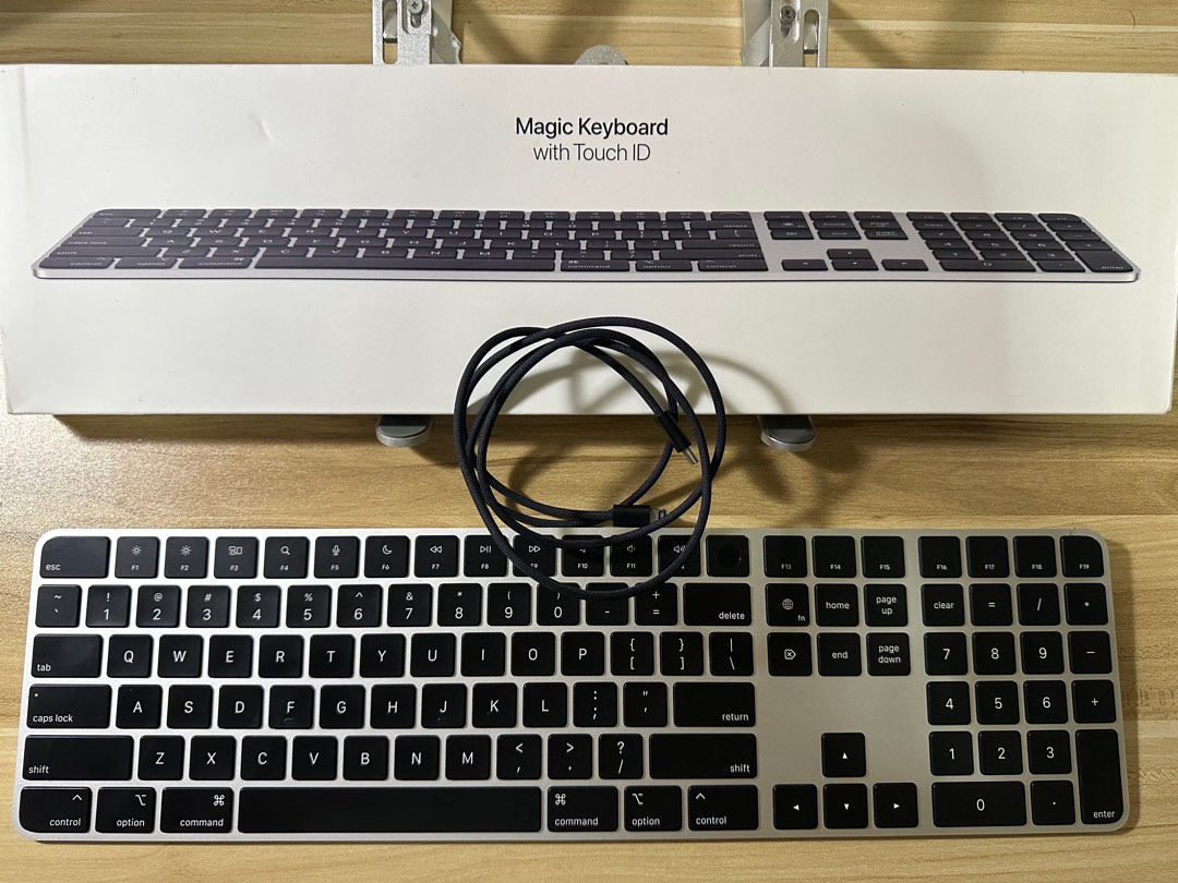 (Black keys) Apple Magic Keyboard w/ Touch ID and Numeric Keypad, Computers & Tech, Parts ...