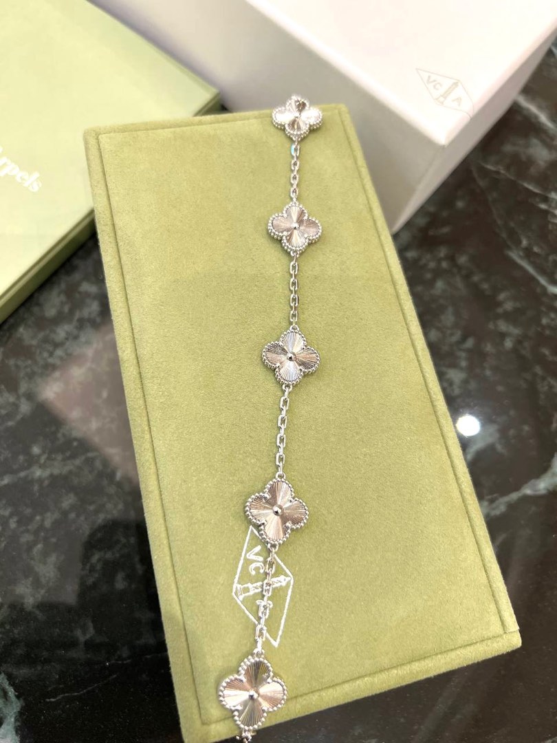 (BRAND NEW) 2023 VCA VAN CLEEF & ARPELS VINTAGE ALHAMBRA BRACELET 5 ...