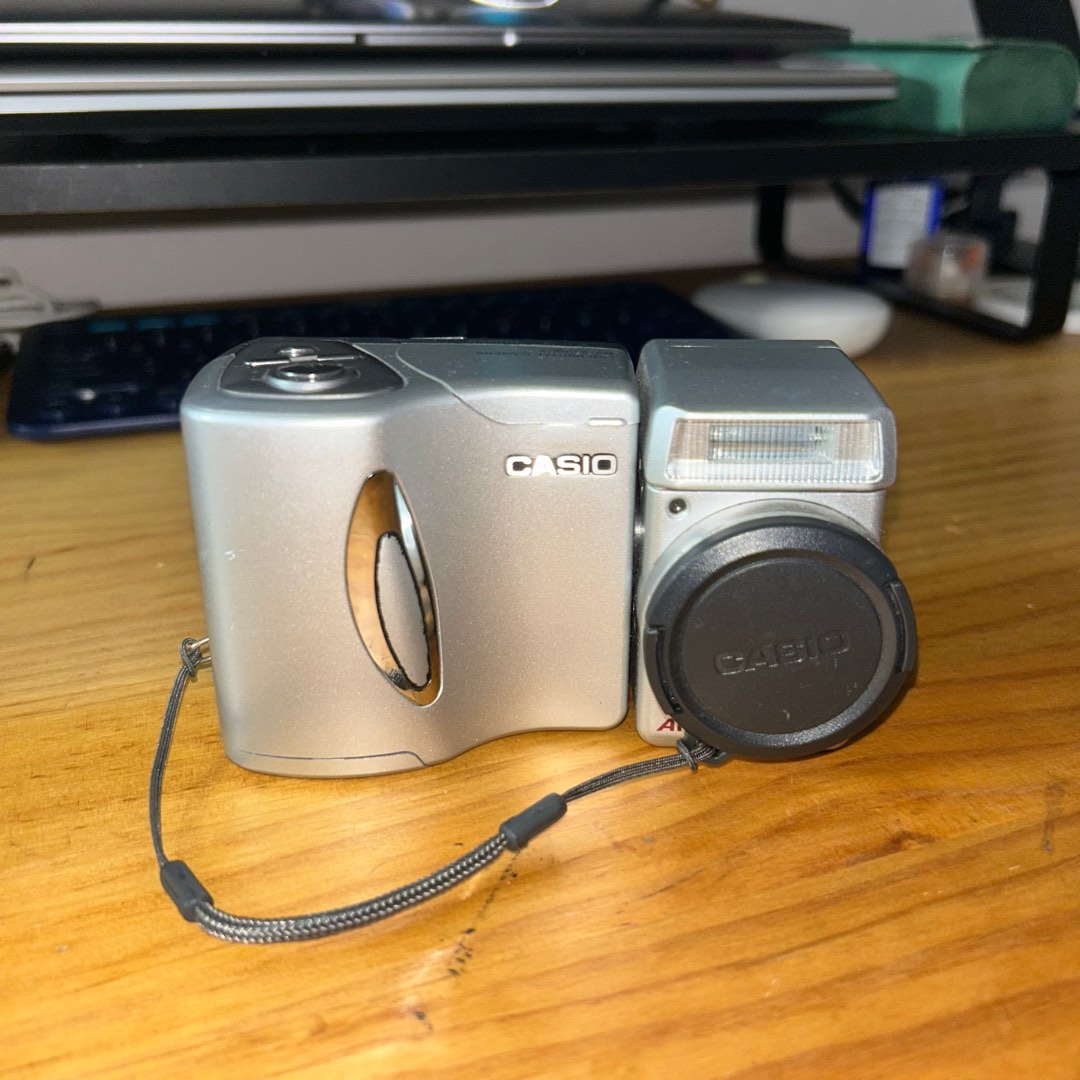 CASIO REVERSIBLE LENS DIGITAL CAMERA QV-2300UX, Photography, Cameras on ...