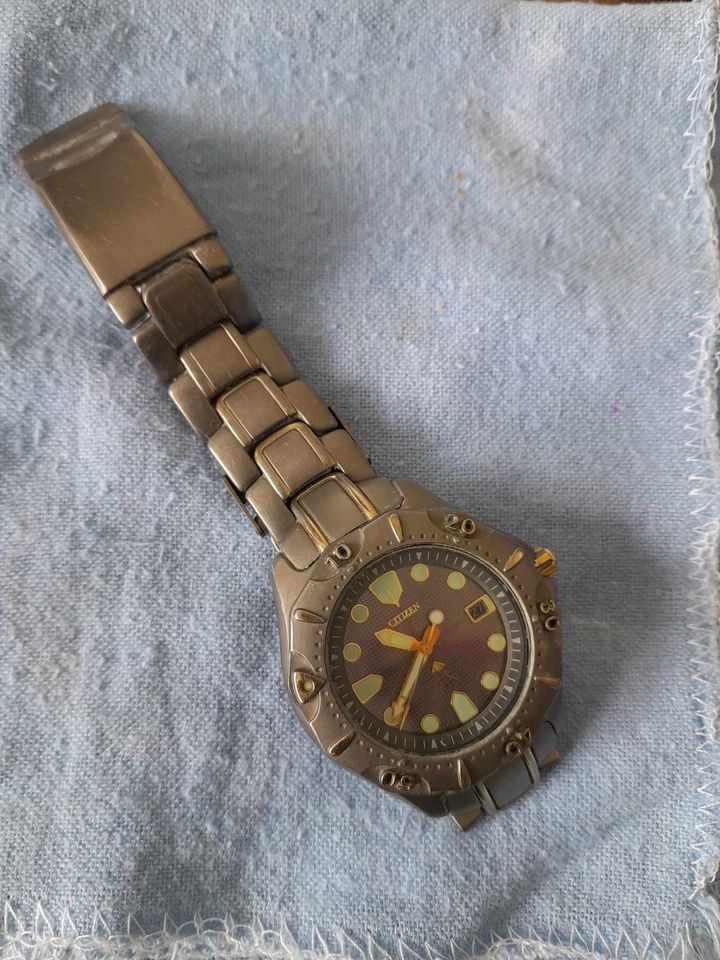 Citizen Eco-Drive/Solar Tech / Titanium/Sapphire Glass (Vintage ...