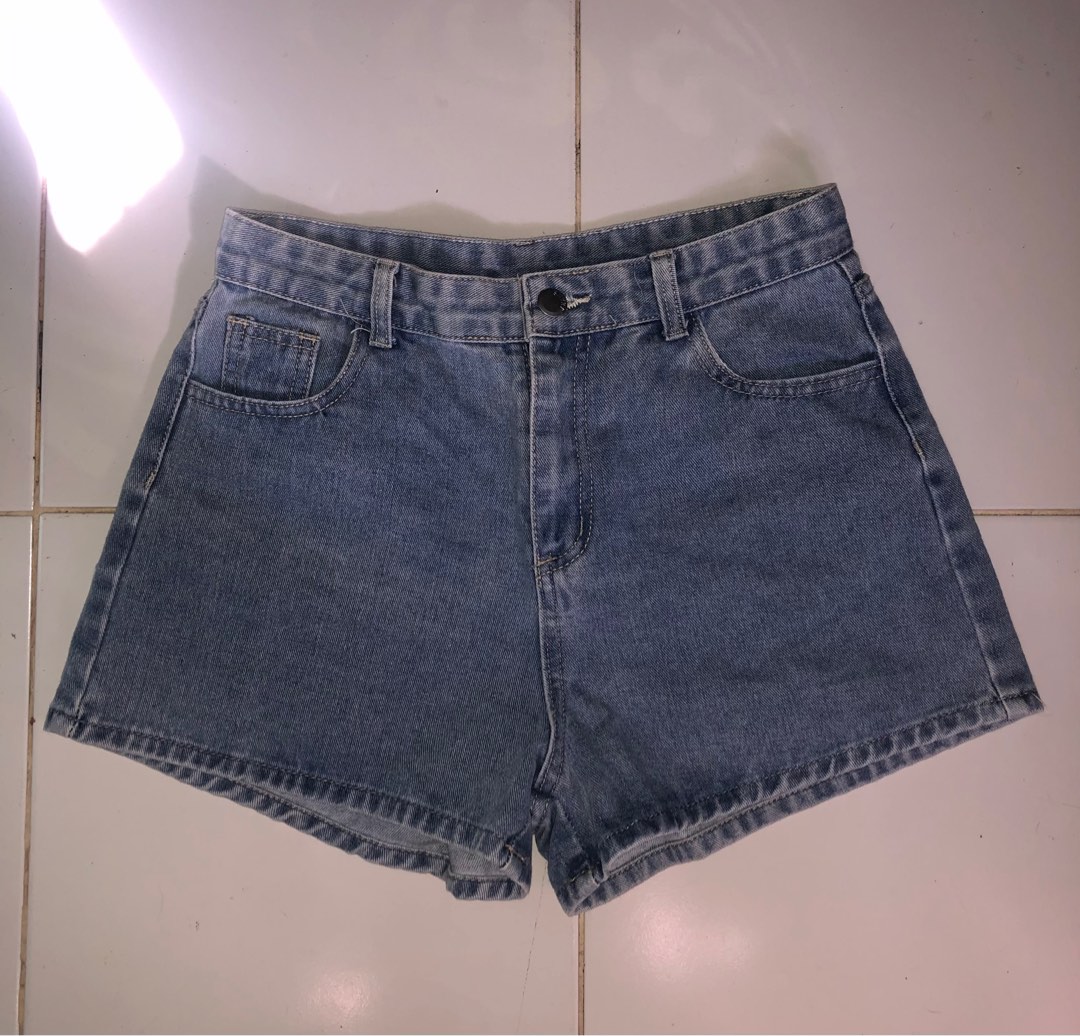 Clean cut short, Women's Fashion, Bottoms, Shorts on Carousell