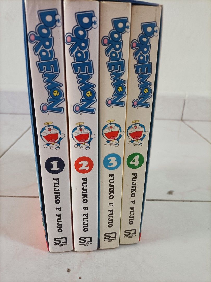 Doraemon comic (1-4), Hobbies & Toys, Books & Magazines, Comics & Manga ...