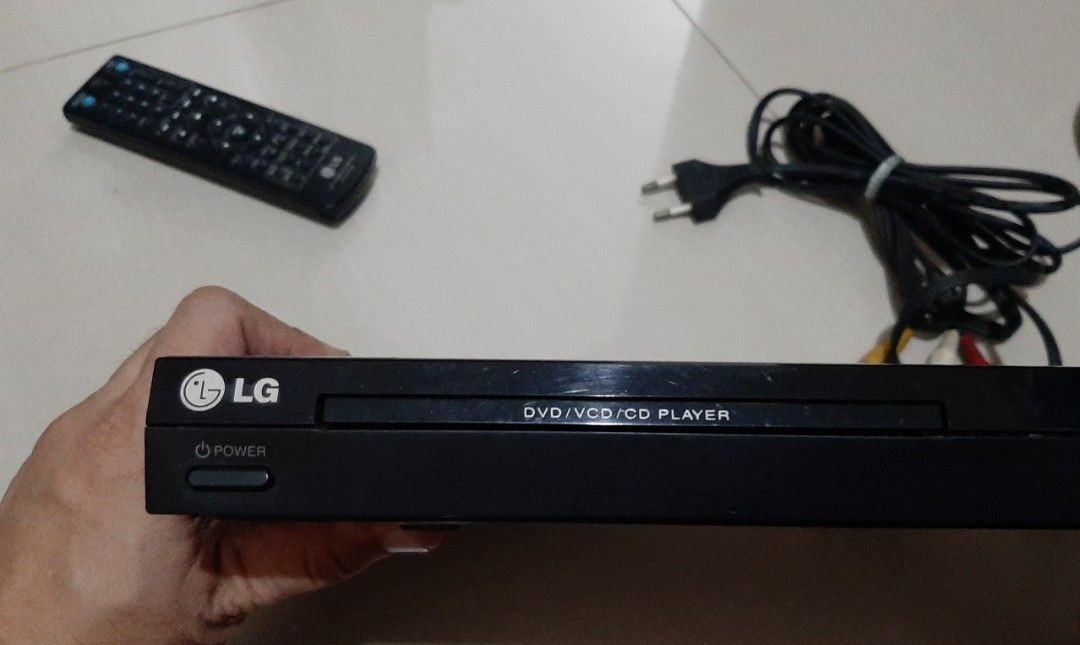DVD/VCD/CD Player Merek LG DV246K, Elektronik, TV & Perlengkapan ...
