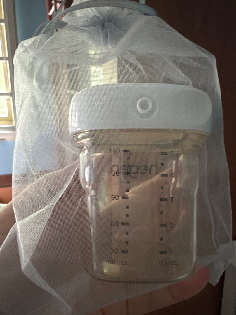 Hegen bottle (without teet, brand new from Thomson Maternity bag ...