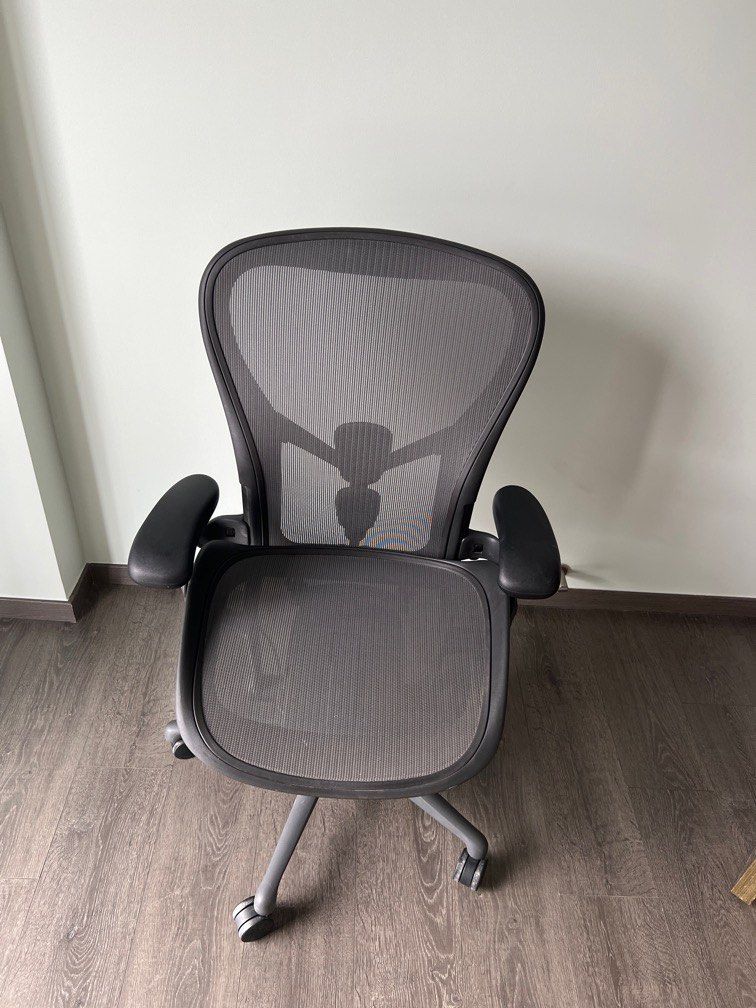 Herman Miller Aeron Chair, Furniture & Home Living, Furniture, Chairs ...