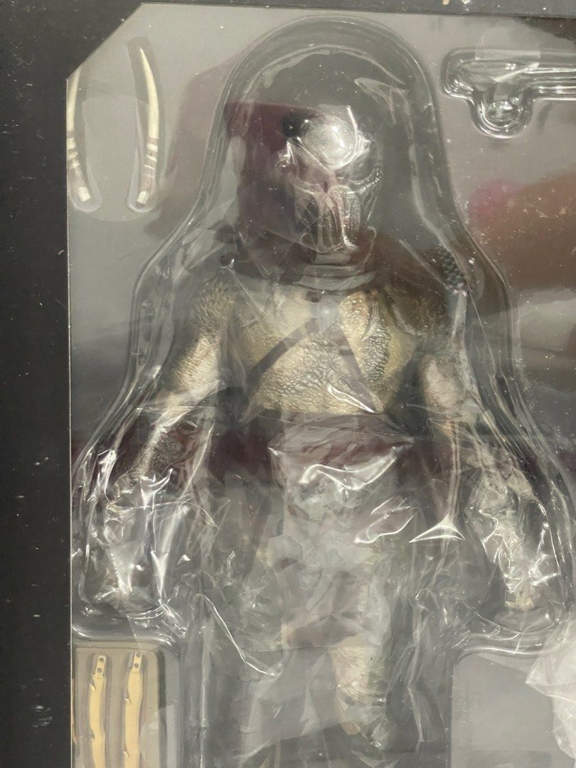 Hot toys Predators Tracker Predator, Hobbies & Toys, Toys & Games on Carousell