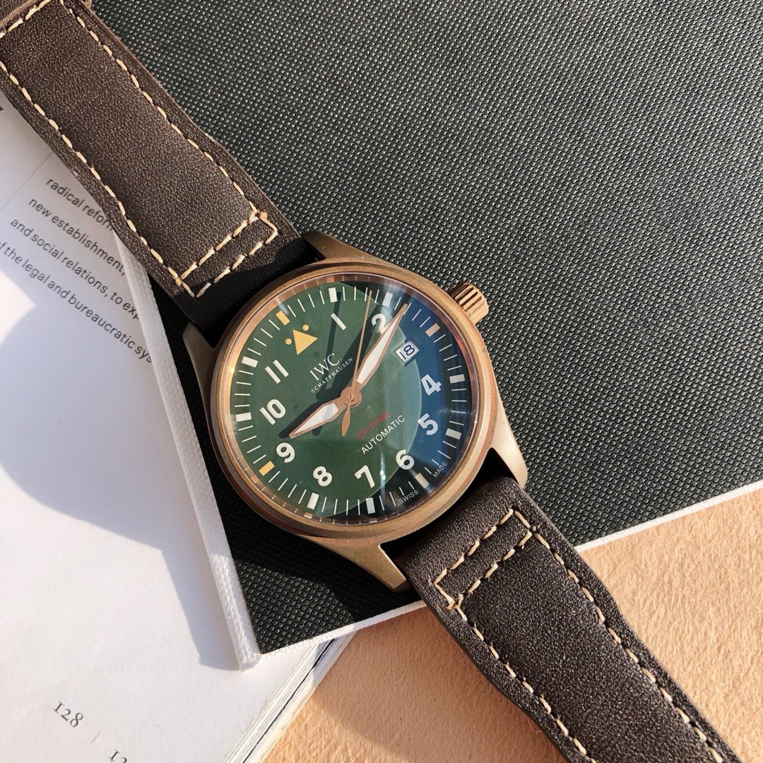 Ivc watch, Luxury, Watches on Carousell