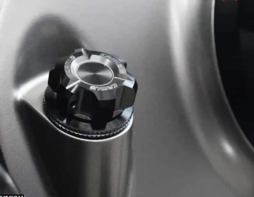Kamui CNC oil cap Xmax V1/V2, Motorcycles, Motorcycle Accessories on ...