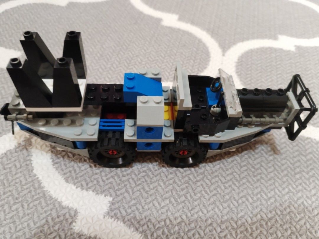 Lego 5955 Adventurers Dino Island : All Terrain Trapper, Hobbies & Toys ...