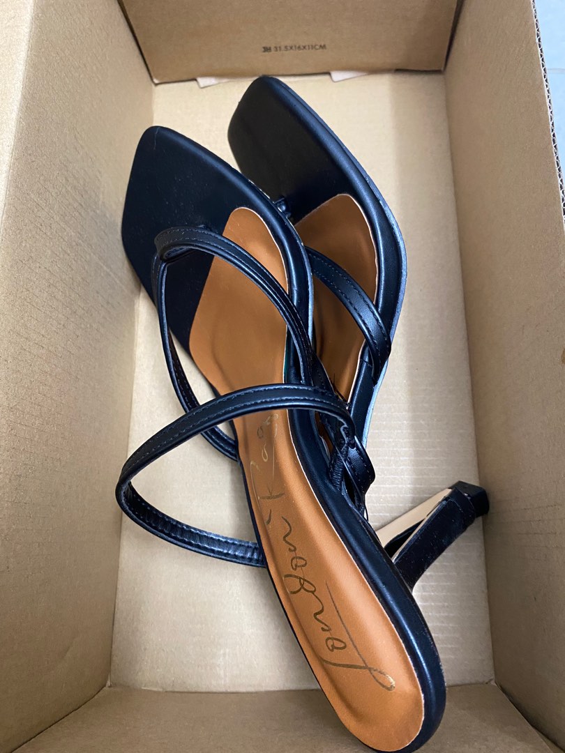 London rag, Women's Fashion, Footwear, Heels on Carousell
