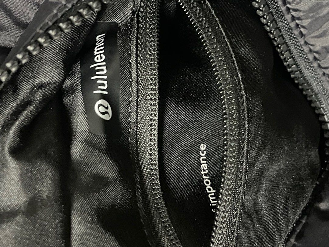 Lululemon Quilted Grid Crossbody Bag, Women's Fashion, Bags & Wallets ... Lululemon Quilted Grid Crossbody Bag, Women's Fashion, Bags & Wallets ...