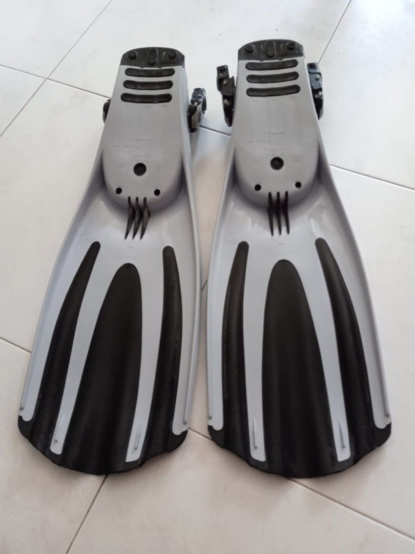 MARES Avandi Super Channel Fins, Sports Equipment, Sports & Games ...