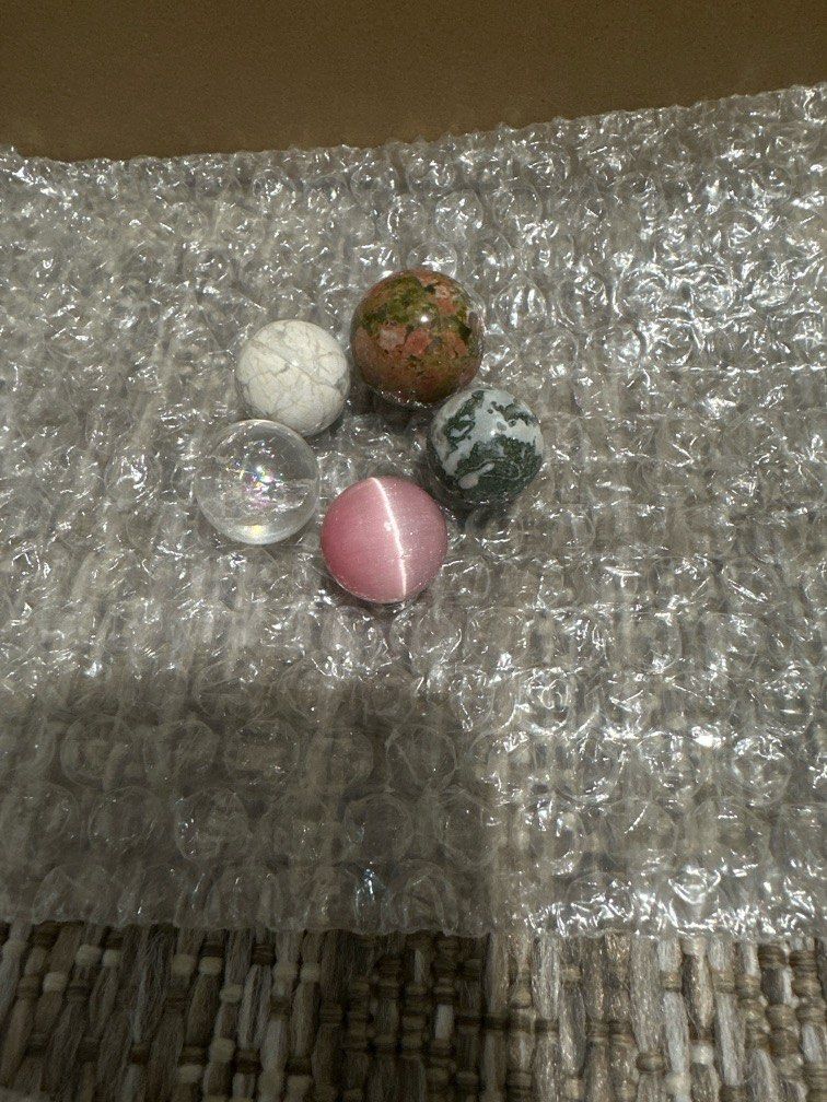 Mini crystal ball/ sphere, Women's Fashion, Jewelry & Organisers ...