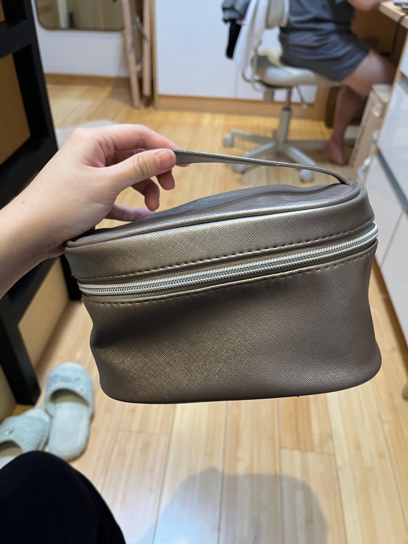 Miniso Chrome Grey Leather Makeup Organizer, Women's Fashion, Jewelry ...