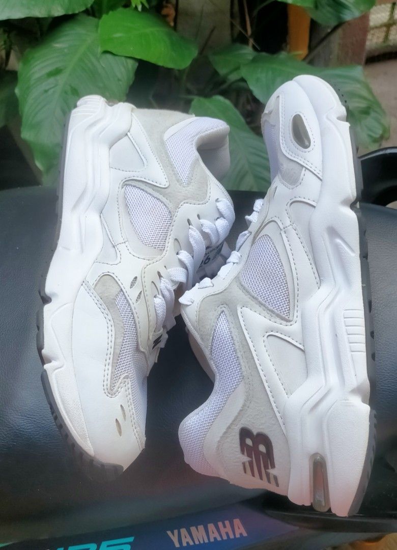 NEW BALANCE 426 SERIES WHITE 8 MEN, Men's Fashion, Footwear, Sneakers ...