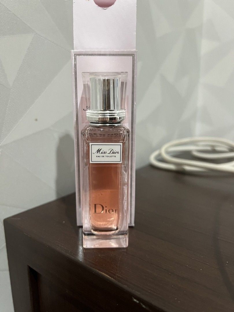 Perfume dior roll edt, Kesehatan & Kecantikan, Parfum, Kuku & Lainnya ...