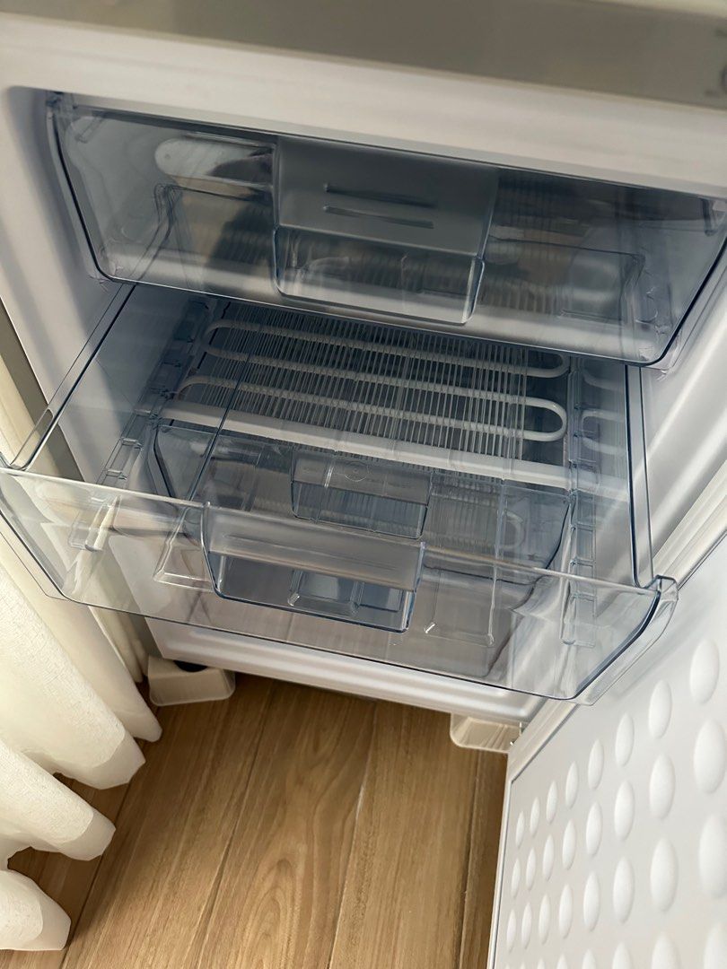 PowerPac 90L Freezer in Silver (PPFZ99), TV & Home Appliances, Kitchen ...