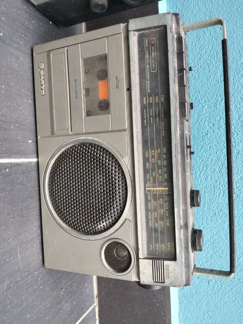 Radio lama sanyo national panasonic, Audio, Portable Music Players on ...