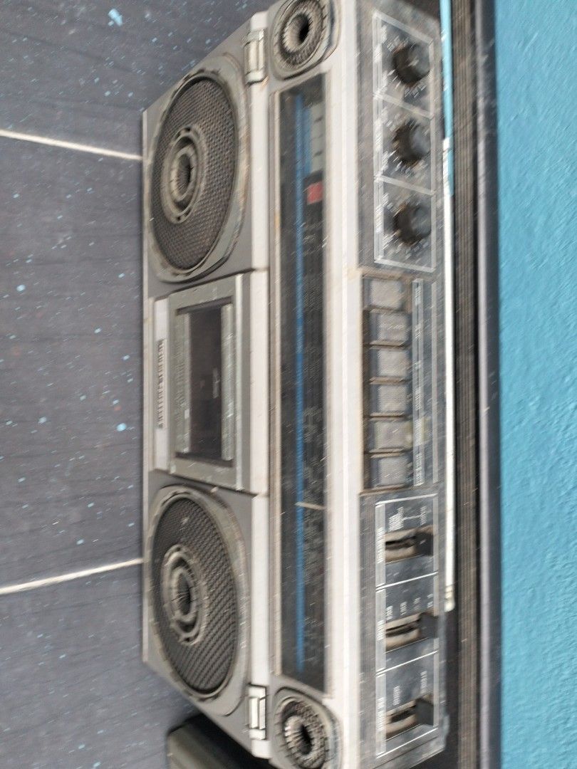 Radio lama sanyo national panasonic, Audio, Portable Music Players on ...