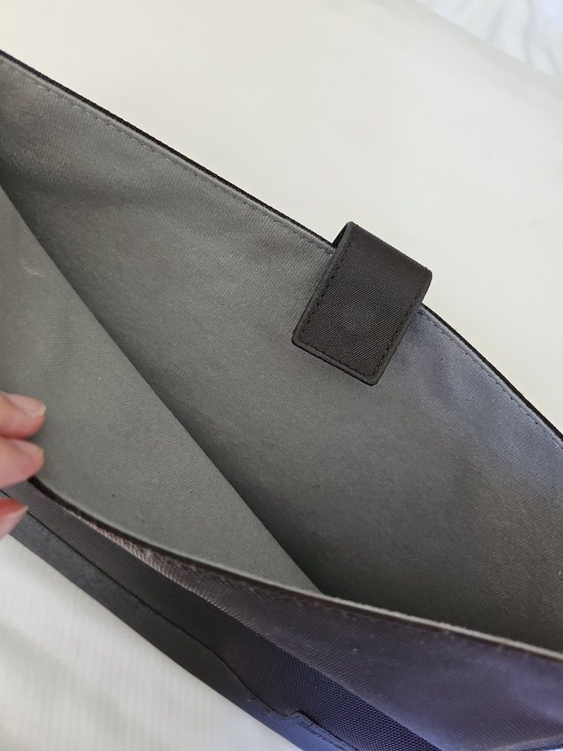 Samsonite laptop sleeve bag, Computers & Tech, Parts & Accessories ...