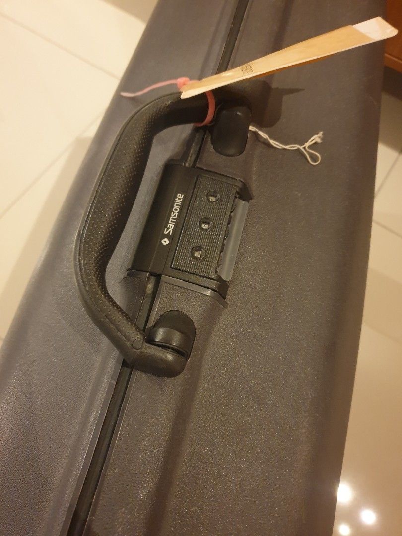 Samsonite Oyster Hardshell Luggage - 28-inch, Hobbies & Toys, Travel ...