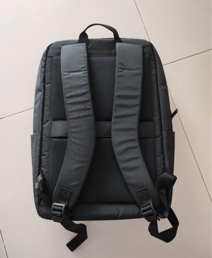 Samsonite red laptop backpack, Men's Fashion, Bags, Backpacks on Carousell