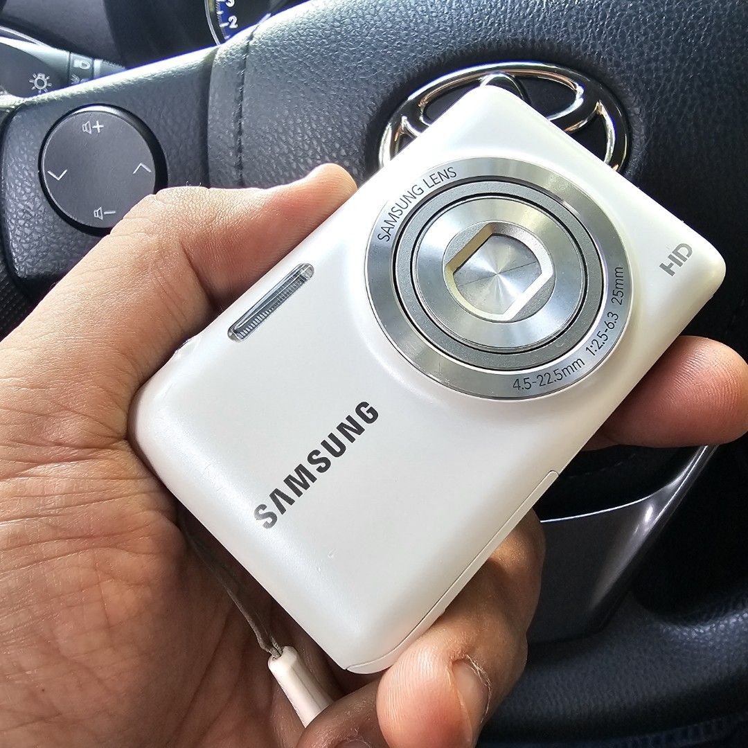 Samsung ES95 16.1 Megapixels, Photography, Cameras on Carousell