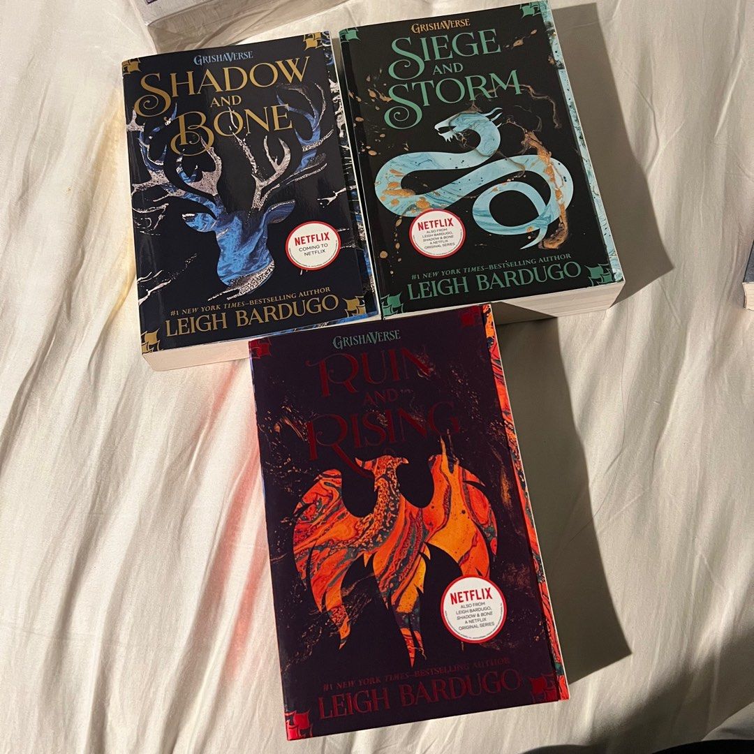 Shadow and Bone Trilogy, Six of Crows + Crooked Kingdom, King of Scars Duology by Leigh Bardugo ...