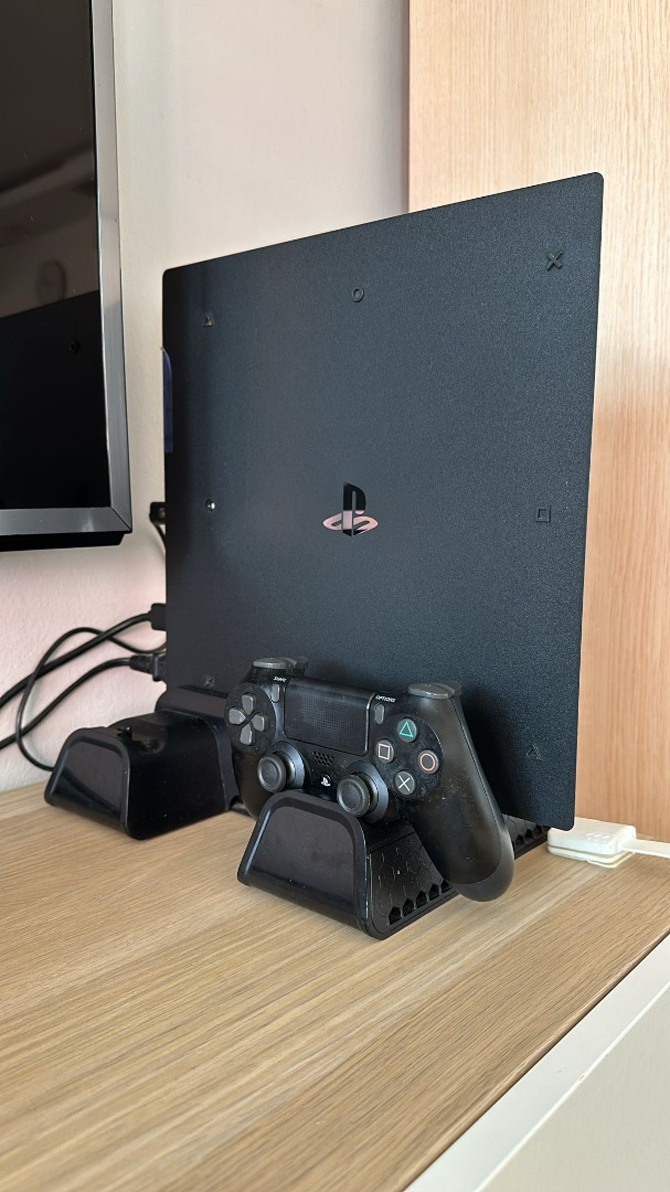 Sony PlayStation 4 Pro (Jet Black), Video Gaming, Video Game Consoles ...