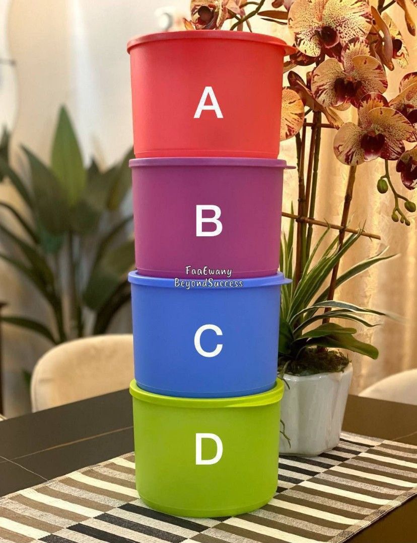 Summer fresh round Tupperware, Furniture & Home Living, Kitchenware ...