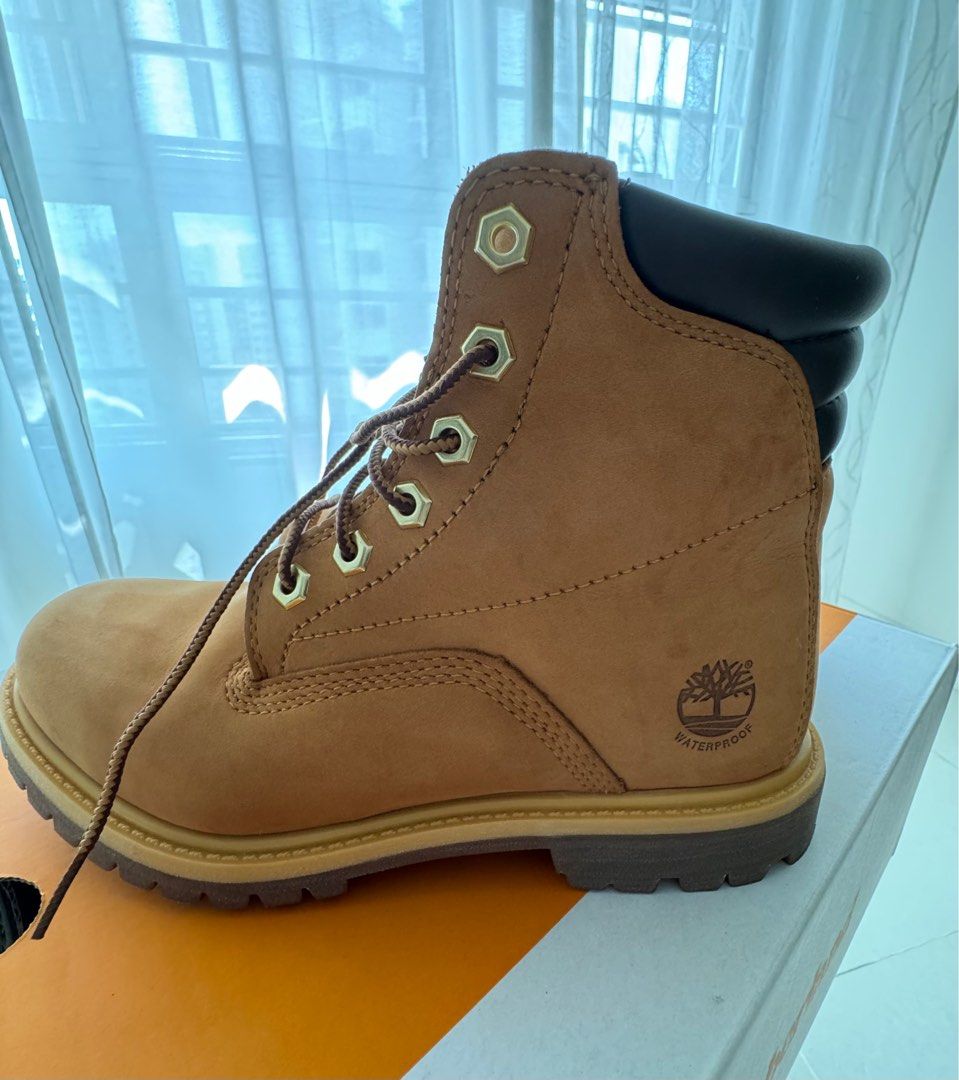 Timberland women boots, Women's Fashion, Footwear, Boots on Carousell