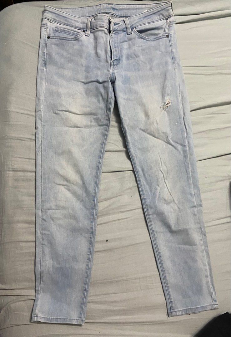 UNIQLO SLIGHTLY Ripped akinny Jeans, Women's Fashion, Bottoms, Jeans on ...