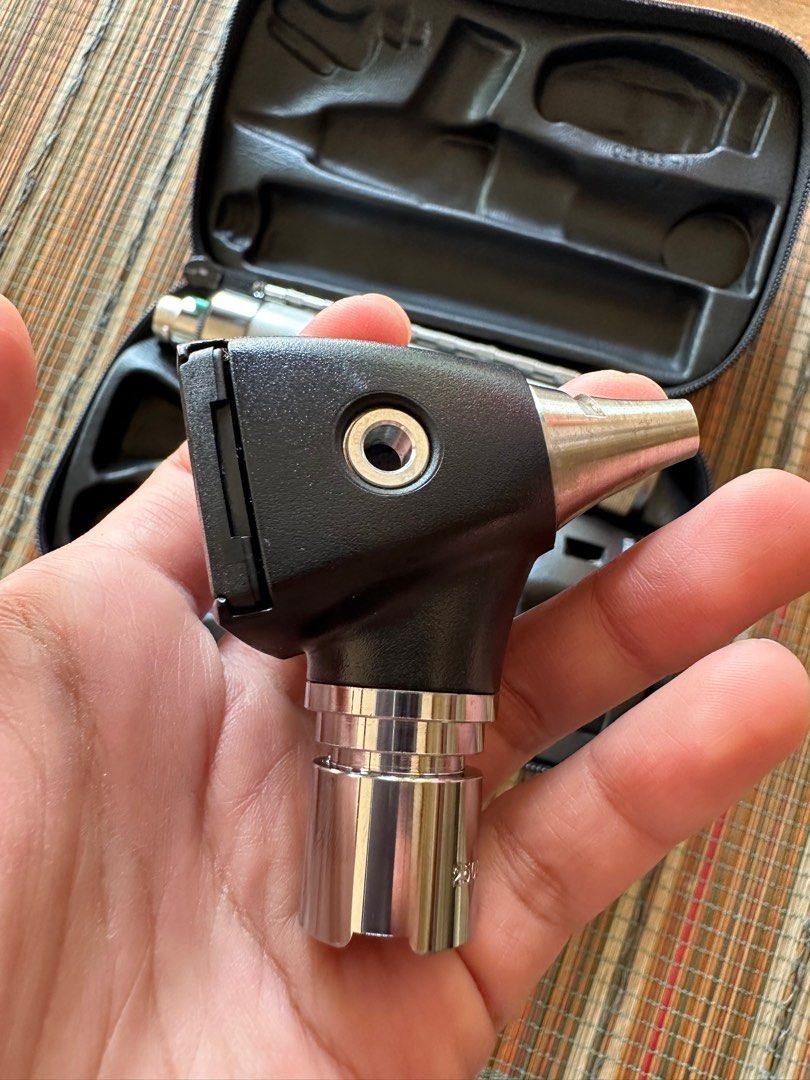 Welch Allyn Otoscope, Health & Nutrition, Medical Supplies & Tools on Carousell