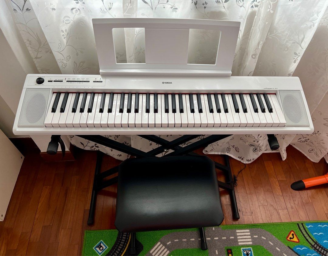 Yamaha Piaggero NP-12 61-Key Portable Keyboard (White) with Stand and Bench, Hobbies & Toys ...