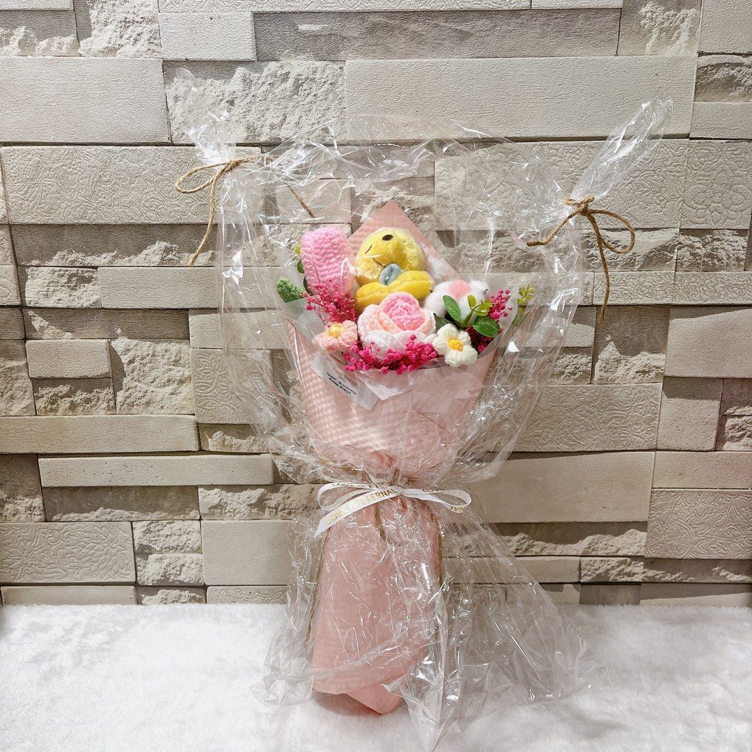 🍯 Winnie the Pooh Flower Bouquet Crochet Rose Bouquet Birthday ...