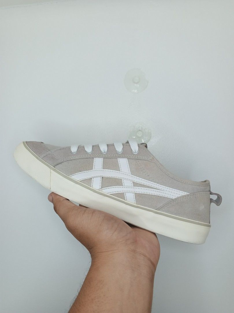 Asics Trono, Women's Fashion, Footwear, Sneakers on Carousell