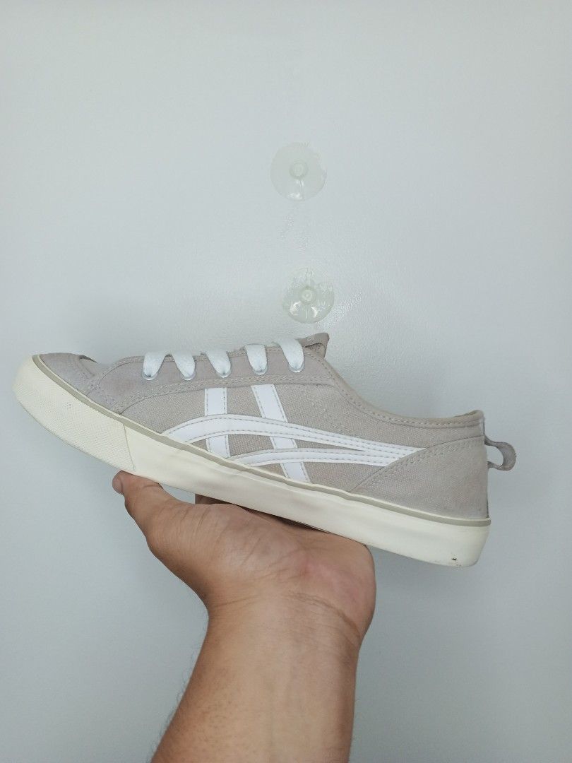 Asics Trono, Women's Fashion, Footwear, Sneakers on Carousell