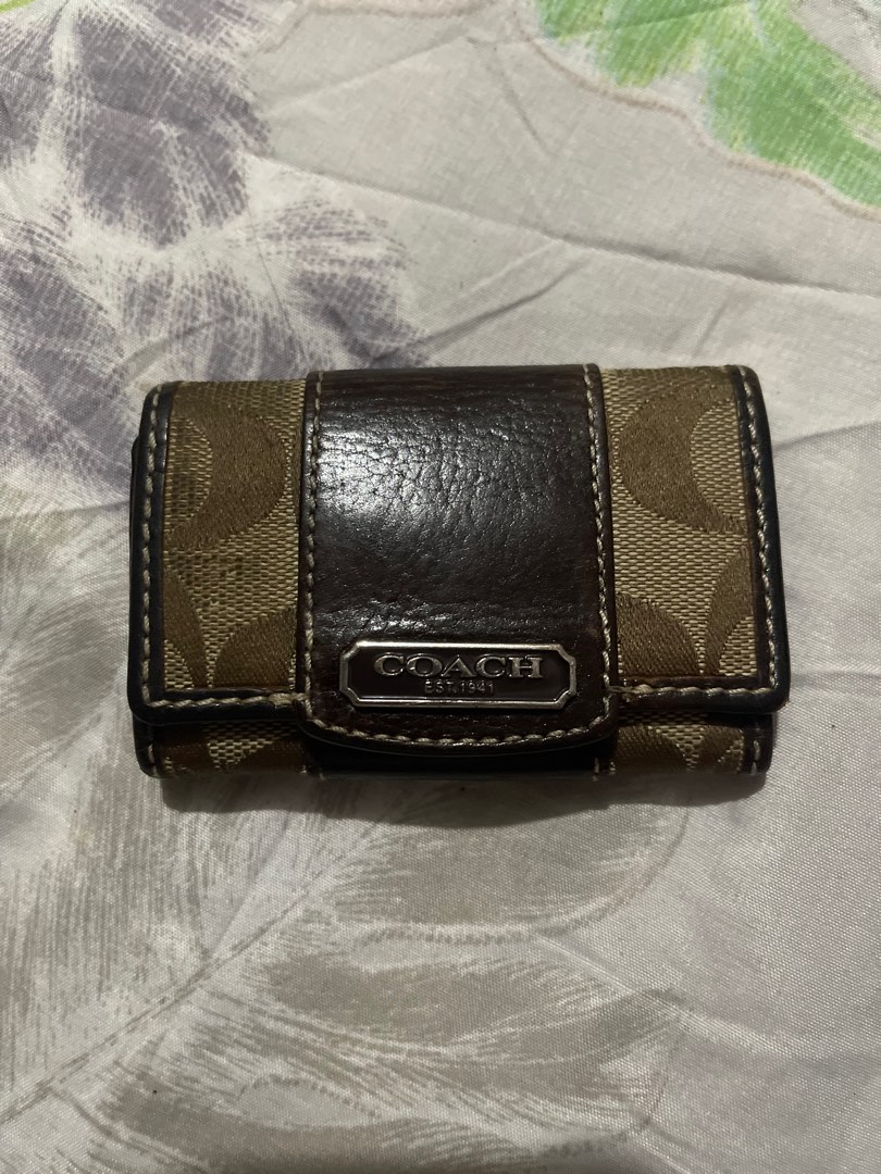 Authentic Coach Snap Key Case, Luxury, Bags & Wallets on Carousell