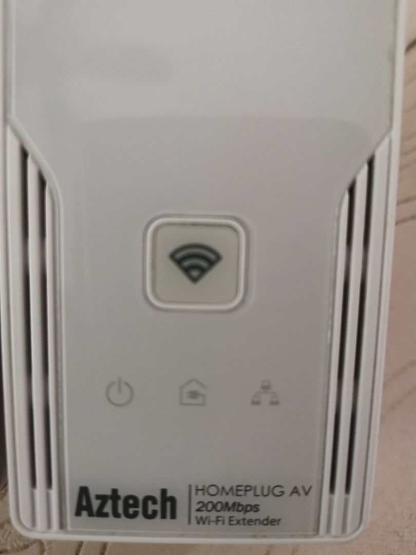 Aztech 200Mbps Wifi Extender, TV & Home Appliances, Other Home ...
