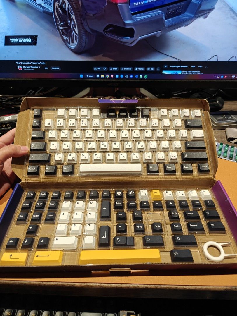 Black-White Japanese Legend PBT Keycaps, Computers & Tech, Parts ...