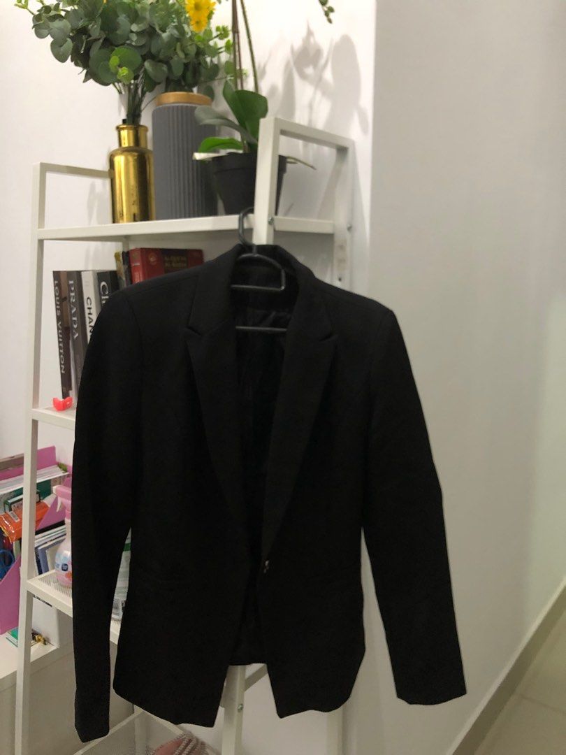 Blazzer Hitam, Women's Fashion, Coats, Jackets and Outerwear on Carousell